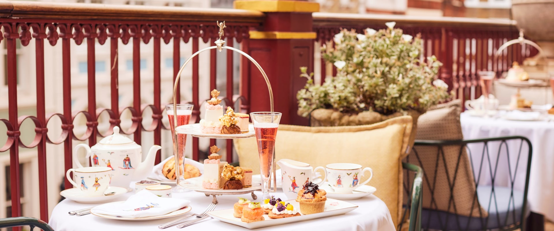 The Finest Afternoon Teas in London: An Expert Guide